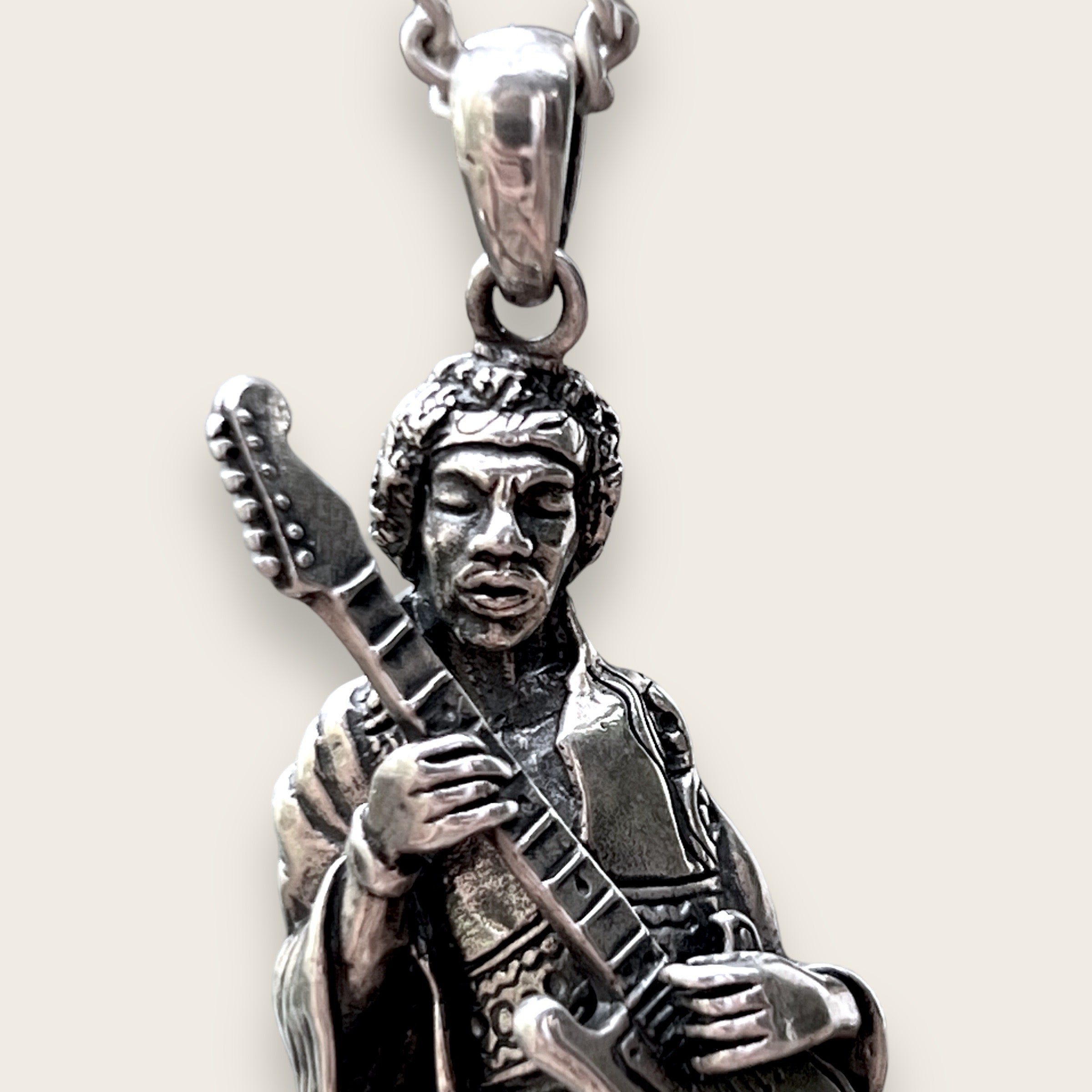 JIMI HENDRIX PENDANT IN SILVER – Untold-truth-ecom