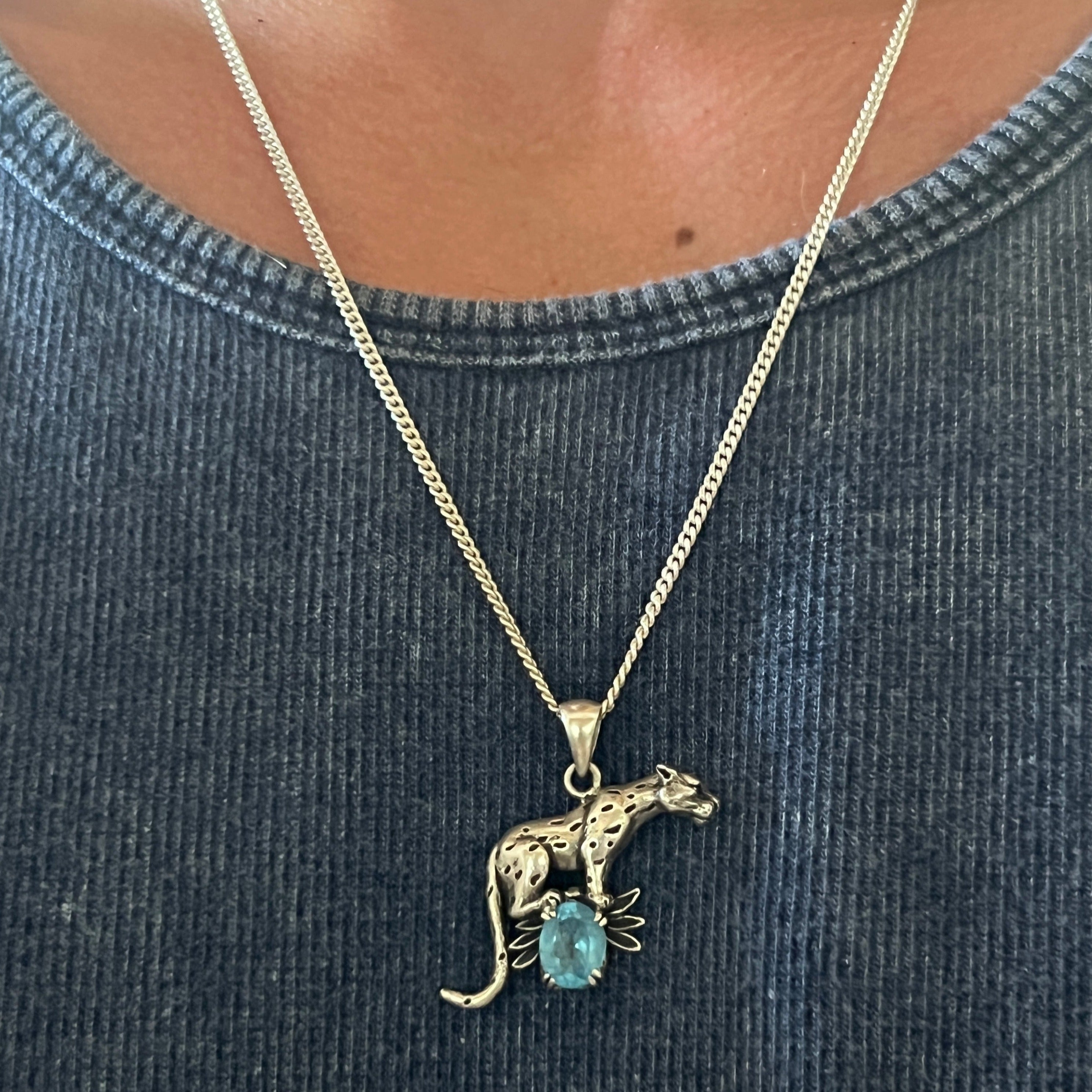 PANTHER PENDANT WITH BLUE GEMSTONE IN SILVER – Untold-truth-ecom